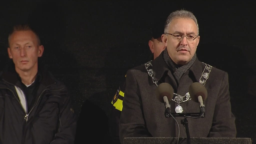 Kijktip: Wat zie je als je een röntgenfoto van Ahmed Aboutaleb maakt ...