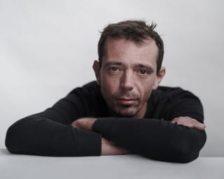 Armoede uitgelegd aan mensen met geld - Tim 'S Jongers - De Correspondent