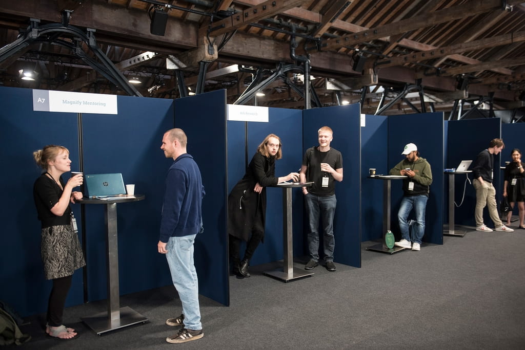 De wereld verbeteren hoeft niet goed te voelen, vindt deze club ...