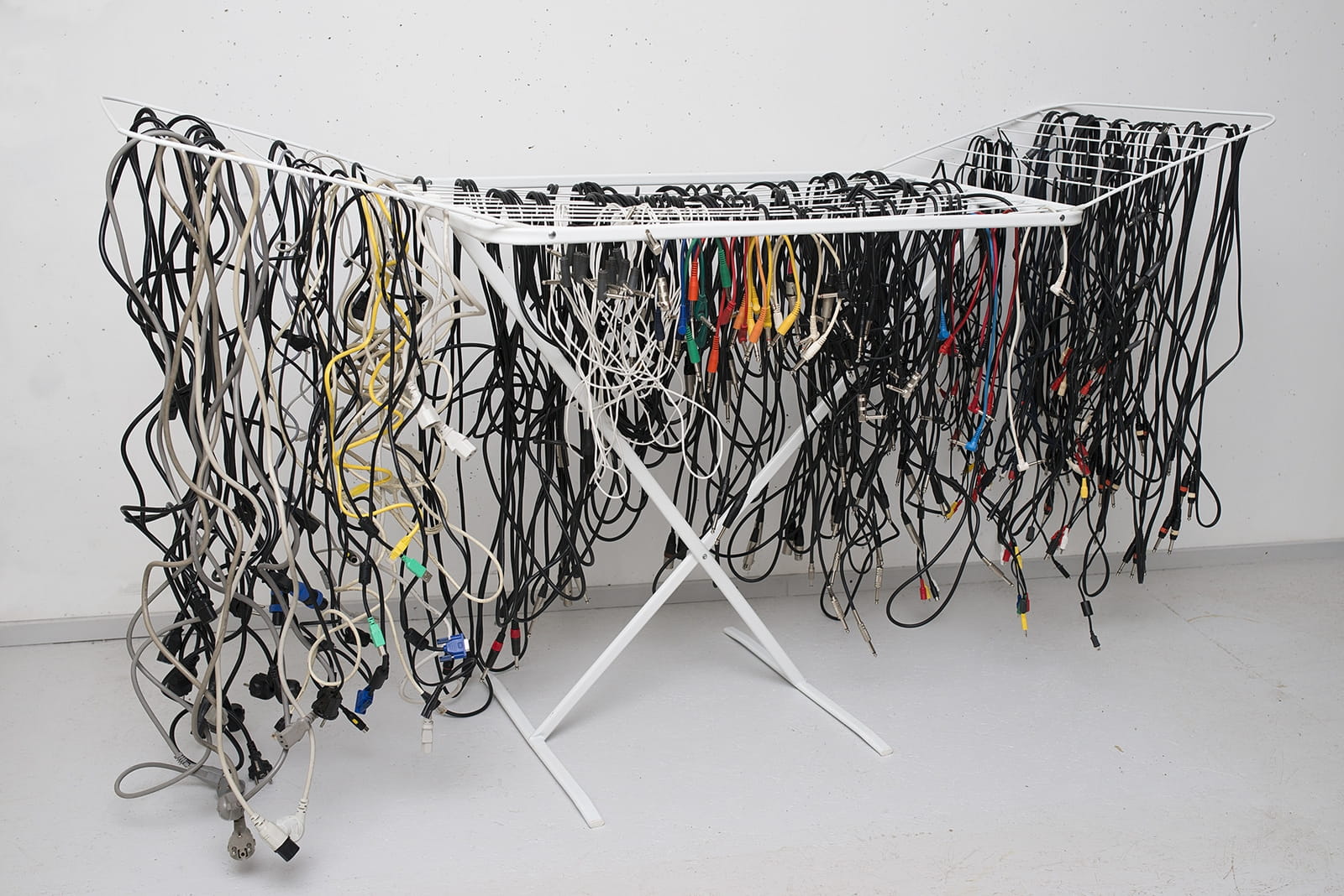 Wil je grip op een ongrijpbare wereld? Ruim je rommel op - De Correspondent