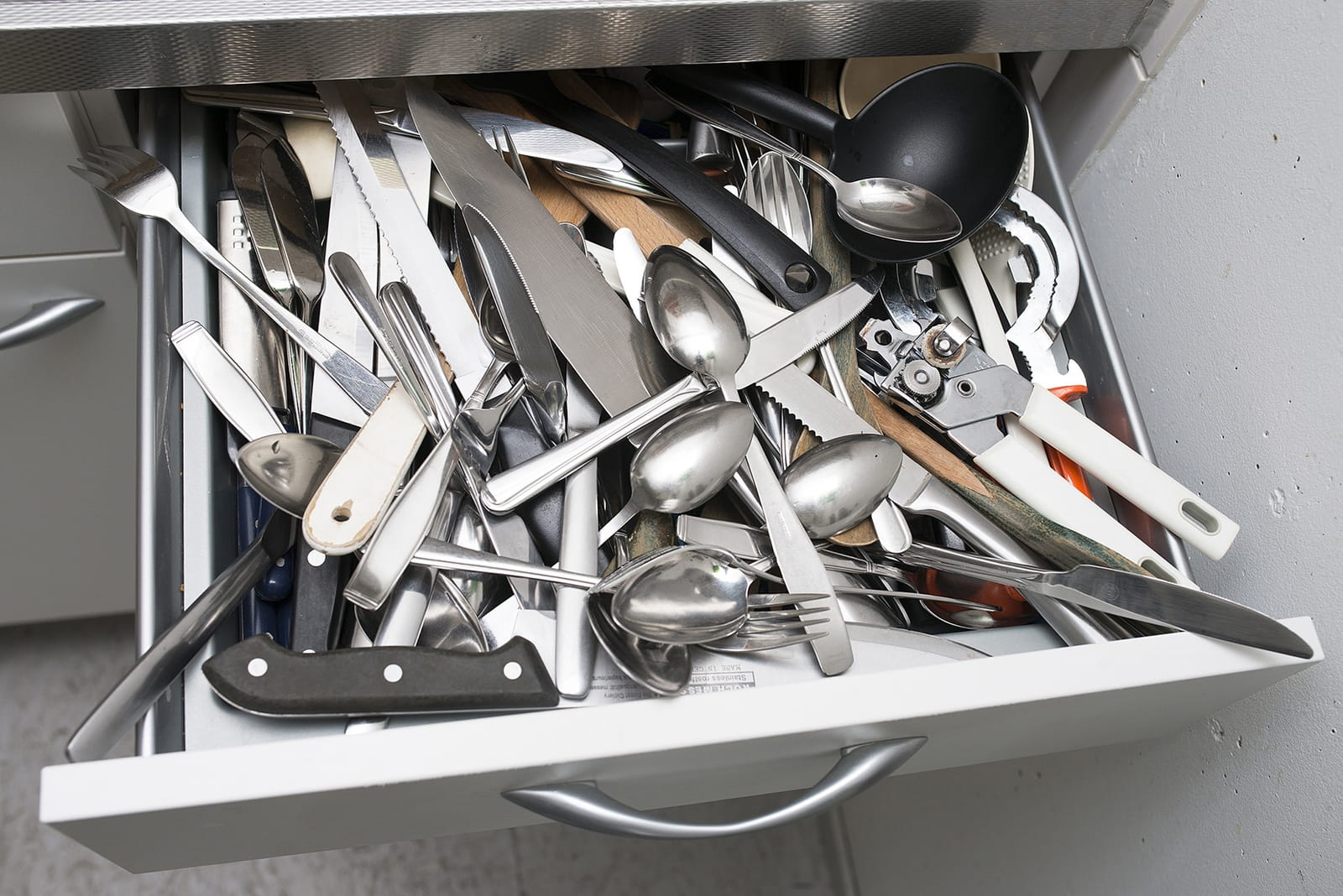 Wil je grip op een ongrijpbare wereld? Ruim je rommel op - De Correspondent